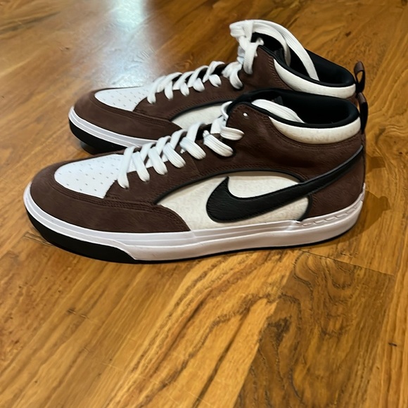 Nike | Shoes | Nike Sb React Leo | Poshmark